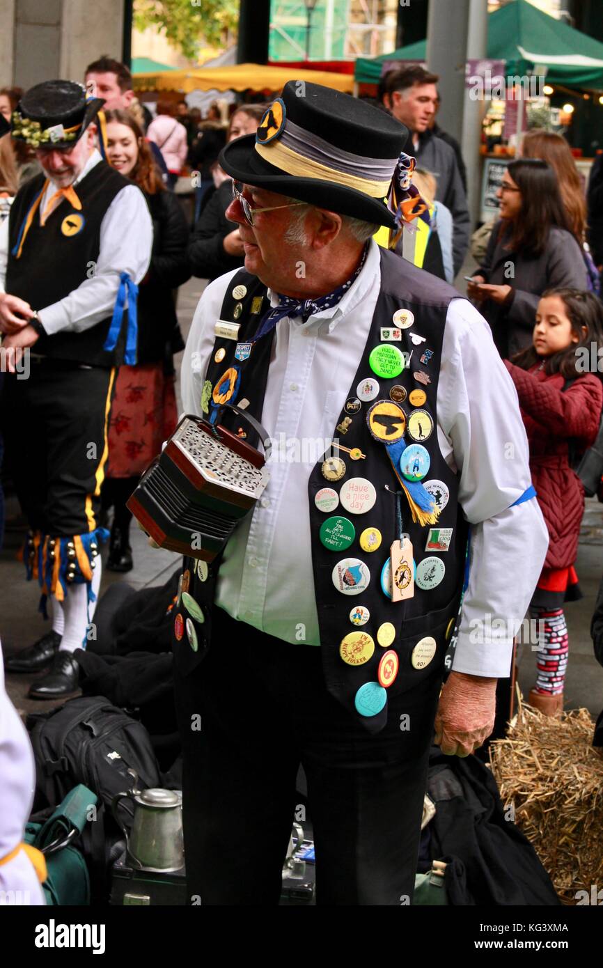 English concertina hi-res stock photography and images - Alamy