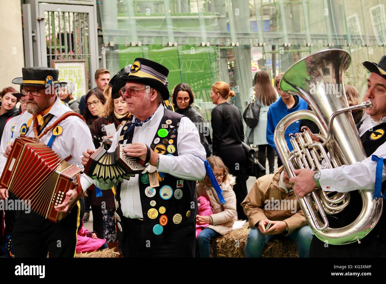 Morris dancing instruments hi-res stock photography and images - Alamy