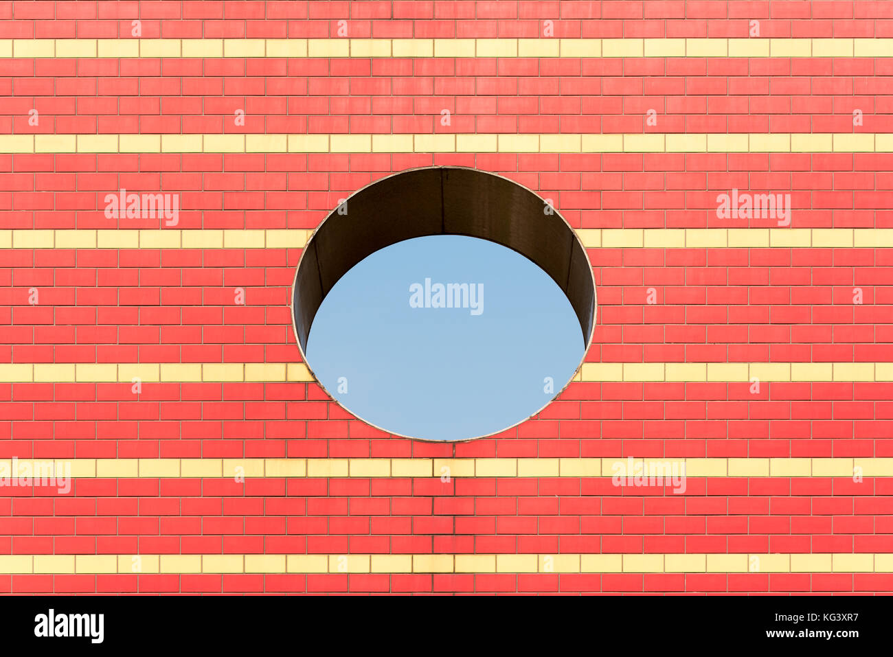 Circular window brickwork hi-res stock photography and images - Alamy