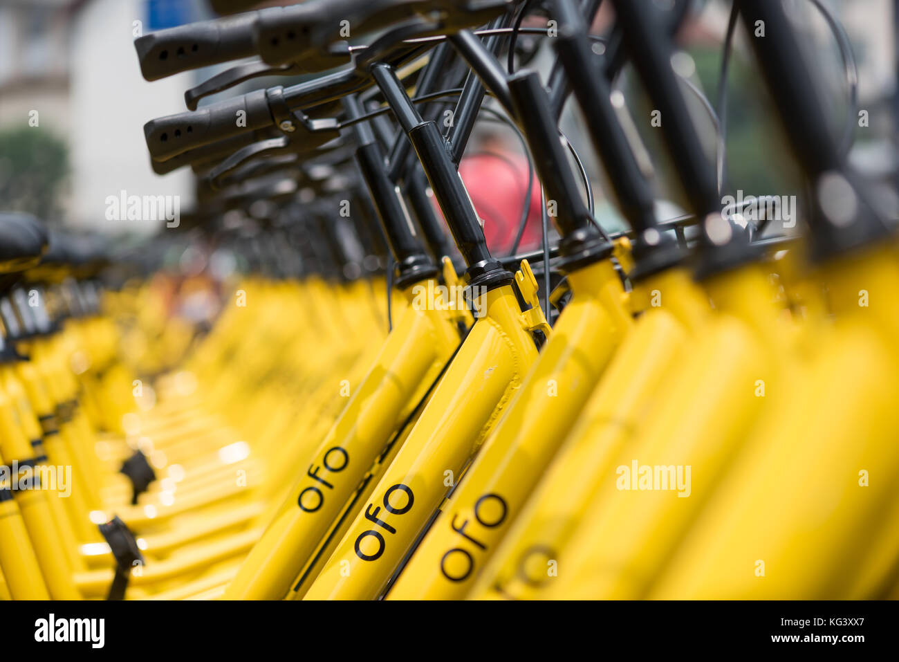 Chengdu, China - June 21, 2017 : Rows of yellow OFO station-free shared bikes Stock Photo - Alamy