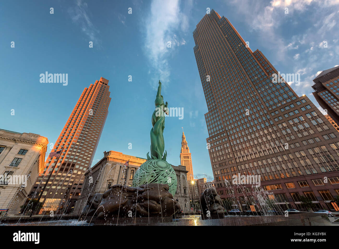 Downtown Cleveland skyline at sunset Stock Photo - Alamy