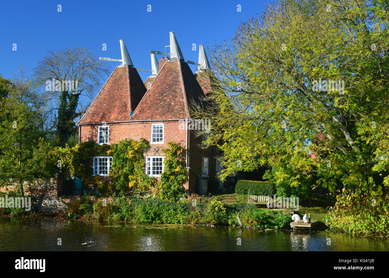 Oast house conversion hi-res stock photography and images - Alamy