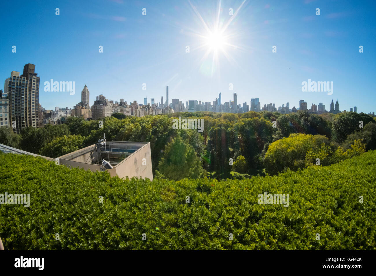 Met Museum New York Roof High Resolution Stock Photography and Images ...