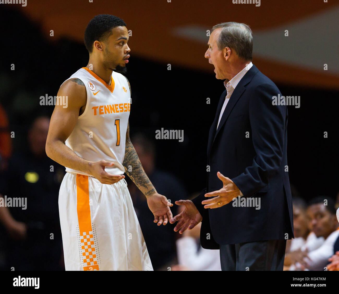 November 2, 2017: head coach Rick Barnes of the Tennessee Volunteers ...