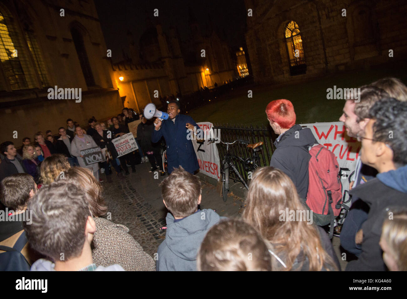 Oxford, UK. 3rd Nov, 2017. Hundreds of Oxford University students turn ...
