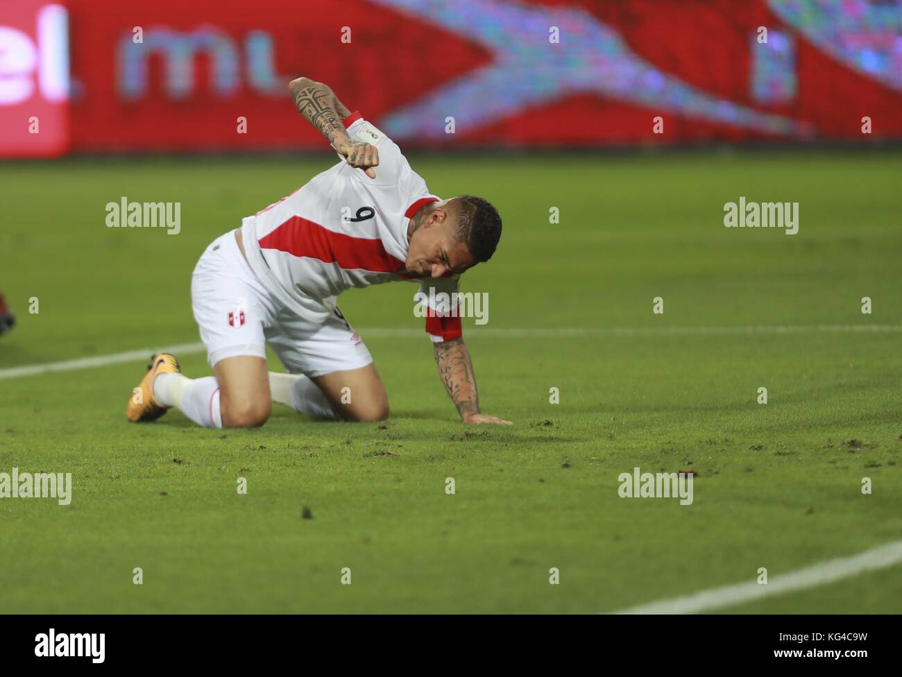 LIMA 10 DE OCTUBRE DEL 2017. PARTIDO POR LAS CLASIFICATORIAS EN TRE LAS ...