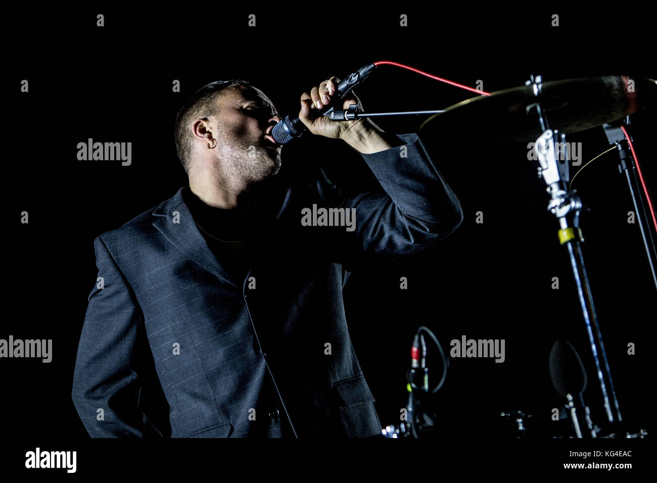 Uk band slaves hi-res stock photography and images - Alamy