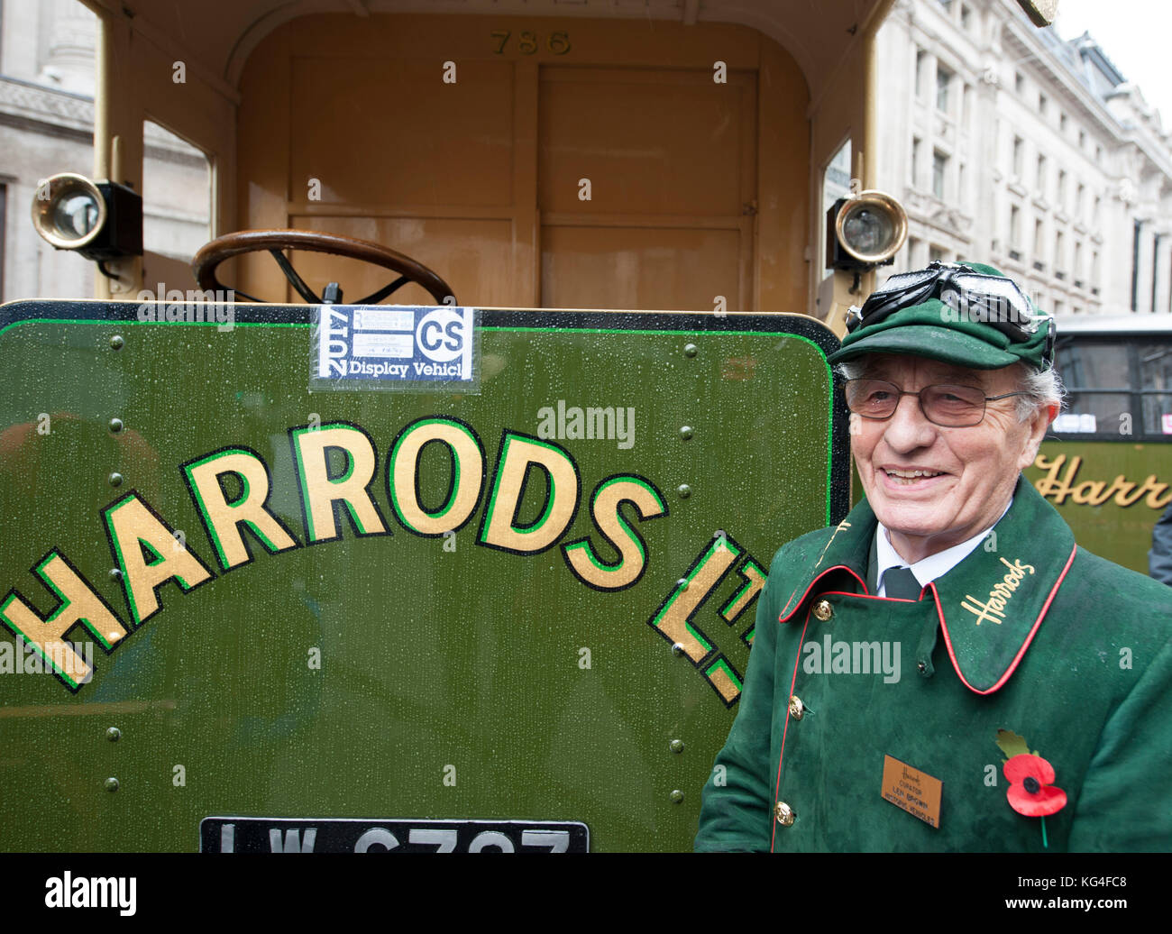 Harrods historic vehicle hi-res stock photography and images - Alamy