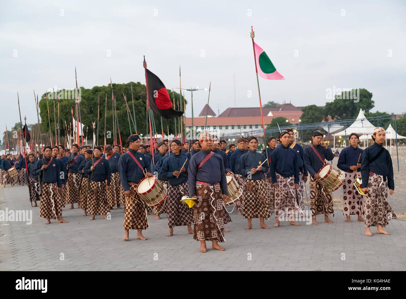 Royal guards in formation hi-res stock photography and images - Alamy