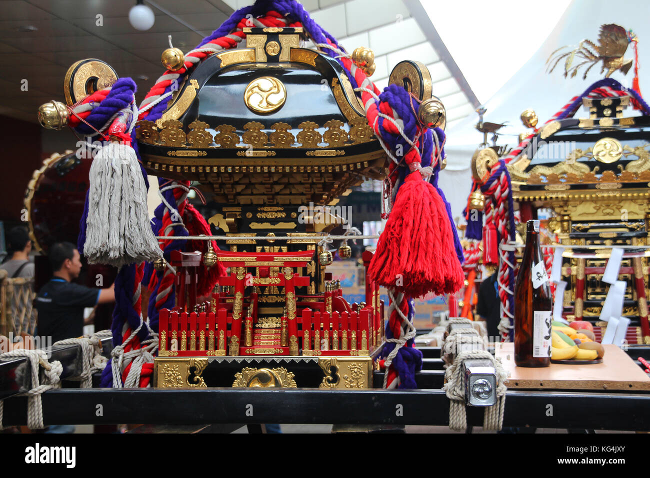 Mikoshi hi-res stock photography and images - Alamy