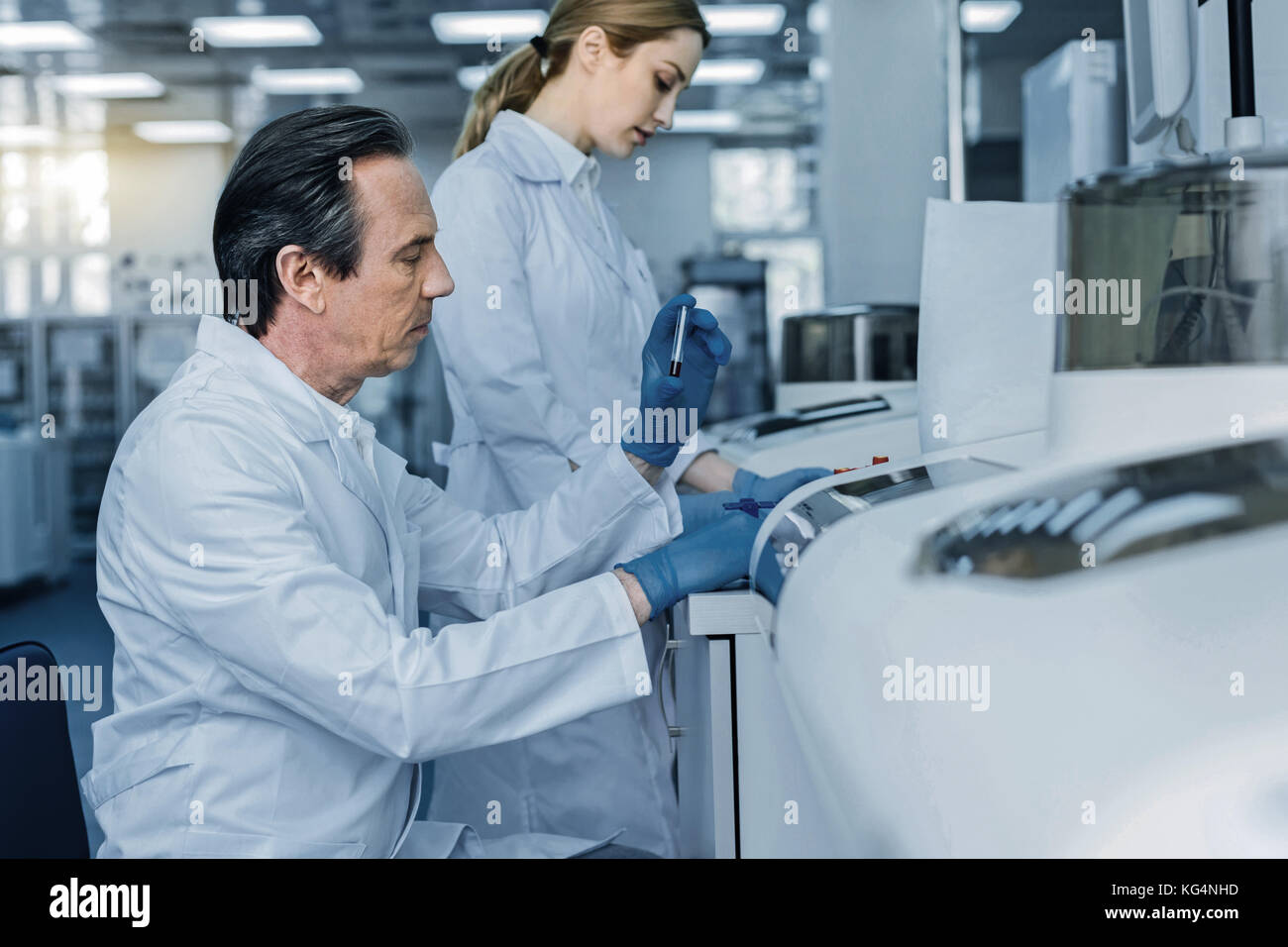 Smart scientists hi-res stock photography and images - Alamy