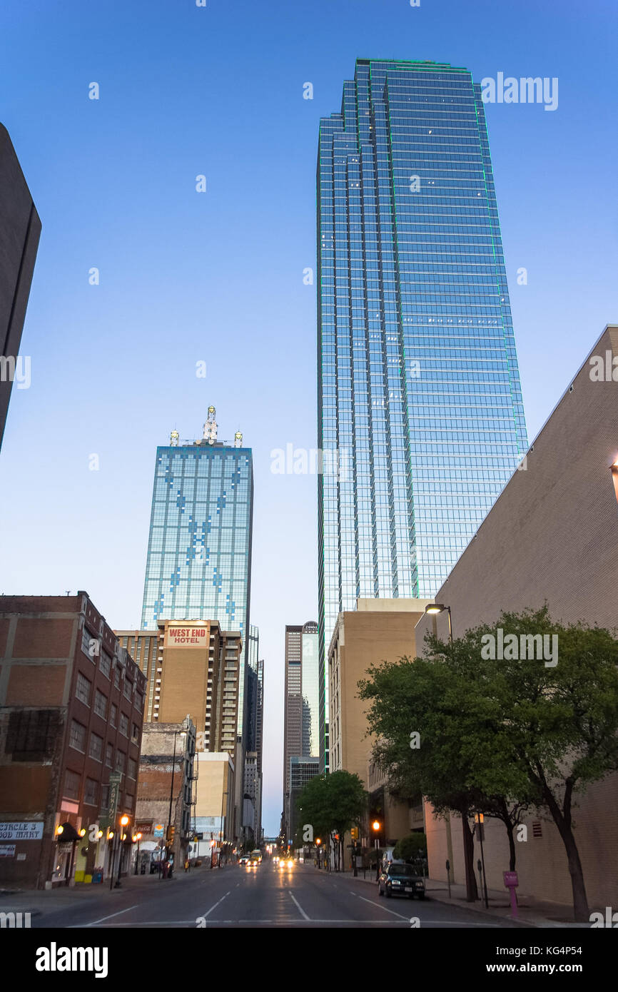 Elm street dallas hi-res stock photography and images - Alamy