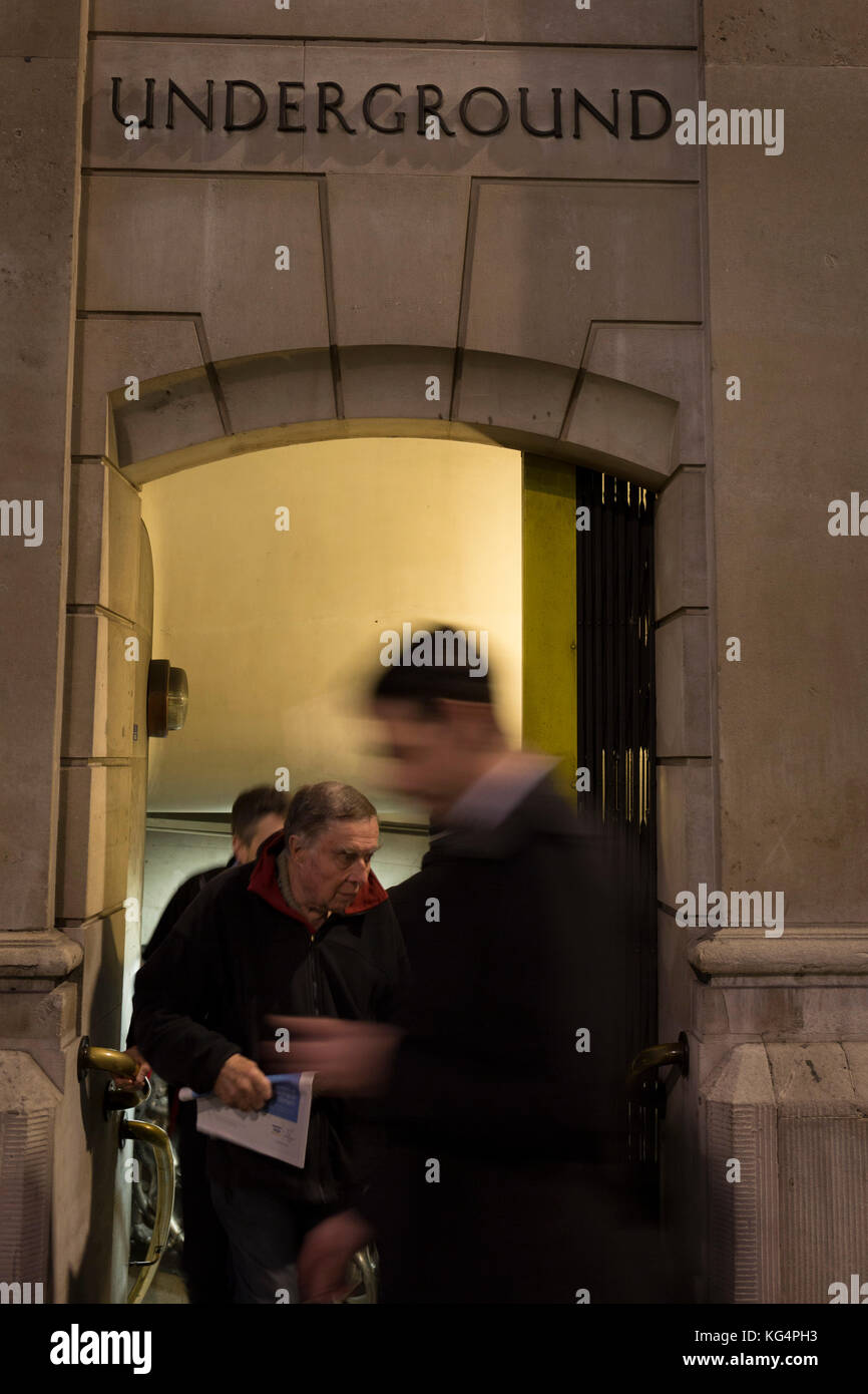 Bank station threadneedle street entrance hi-res stock photography and ...