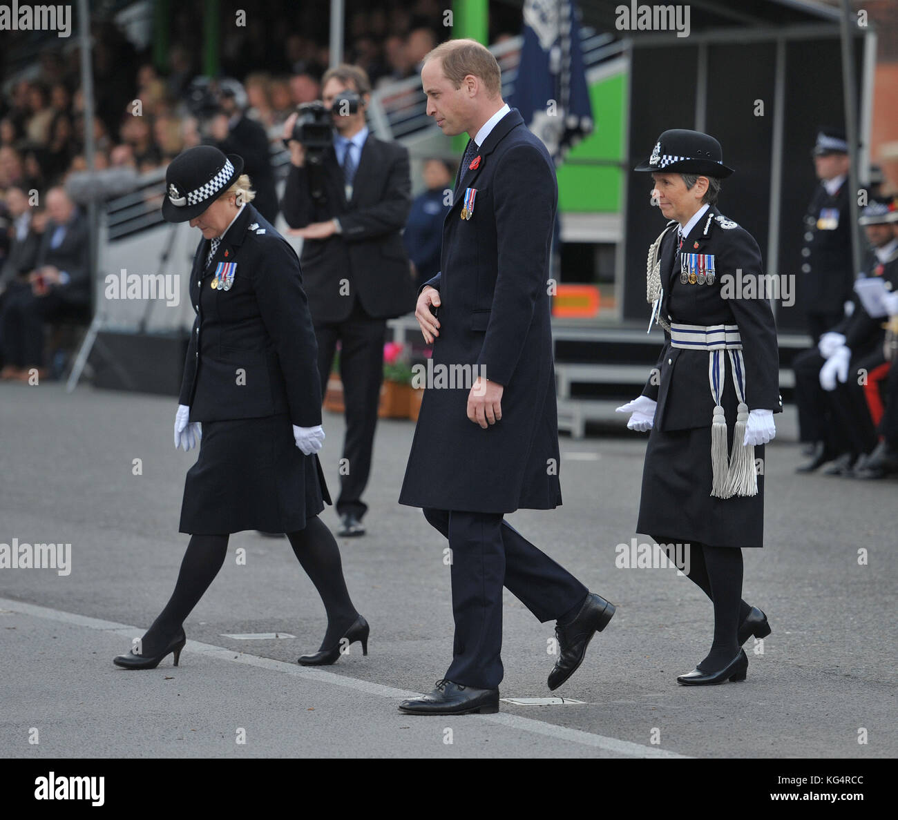 The Duke of Cambridge walks with Metropolitan Police commissioner ...