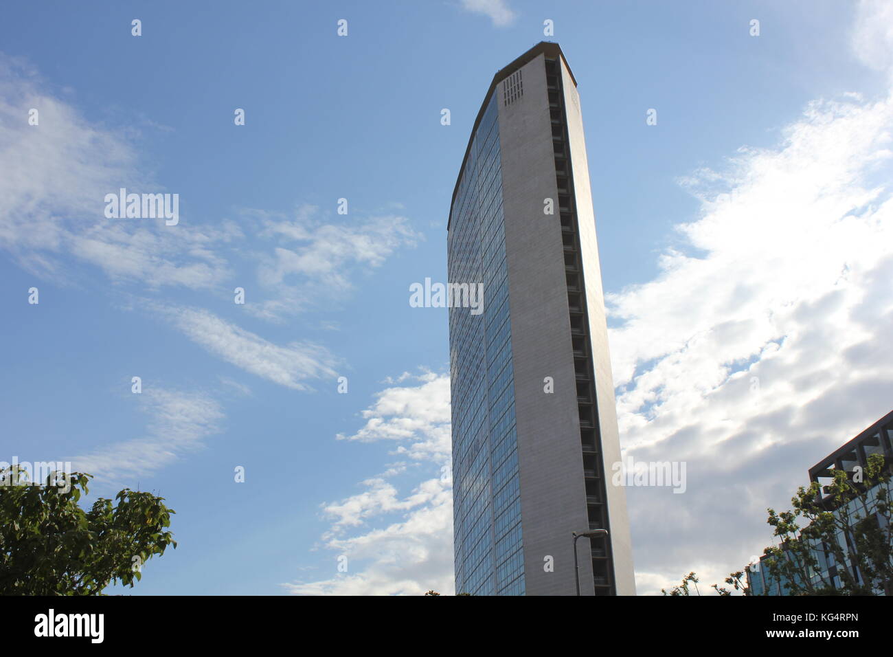 Pirellone milano hi-res stock photography and images - Alamy
