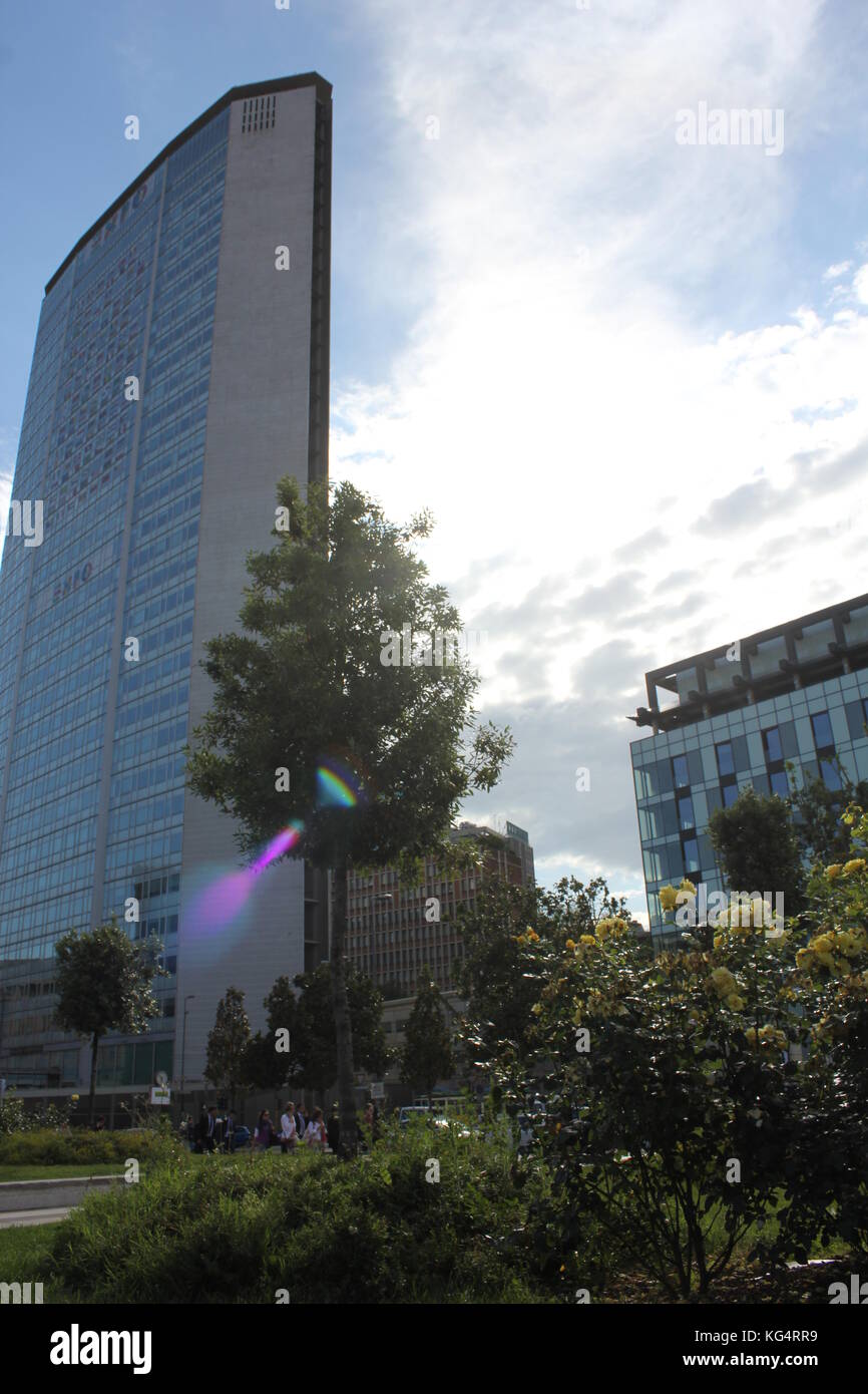 Pirellone milano hi-res stock photography and images - Alamy