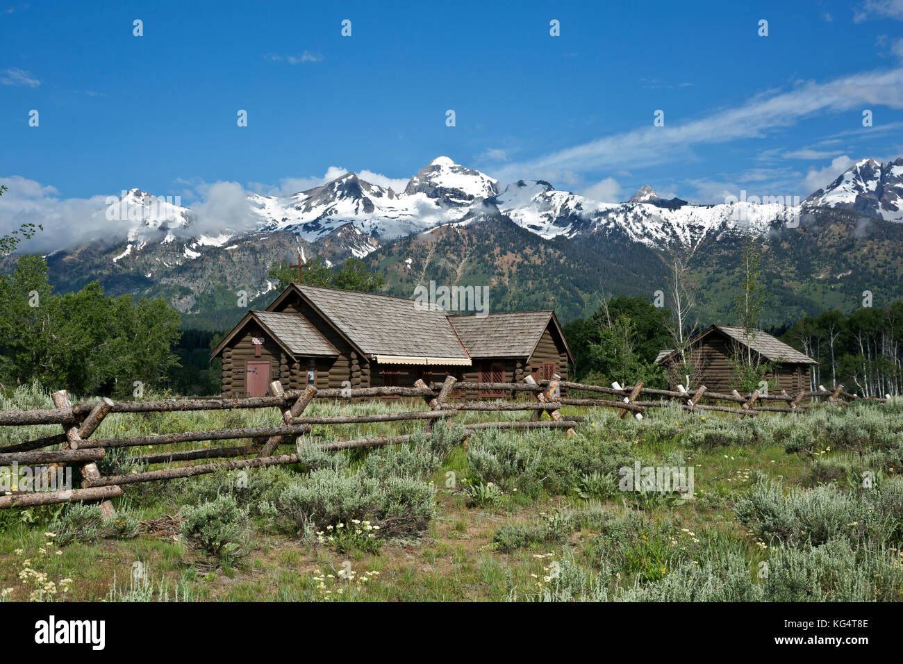 Log cabin church hi-res stock photography and images - Alamy