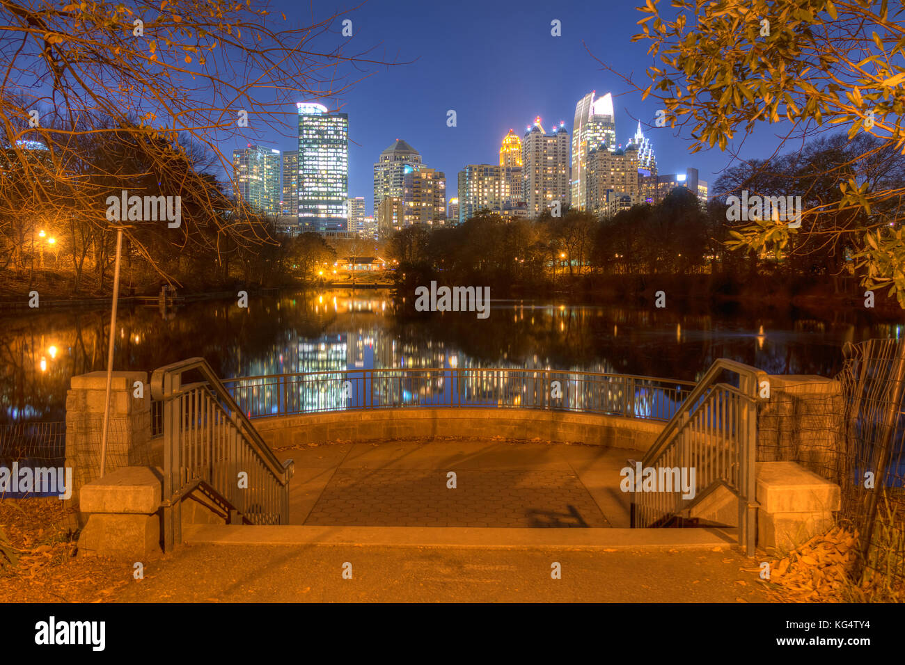 View of Midtown Atlanta from the Skyline Picture Point in Piedmont Park ...