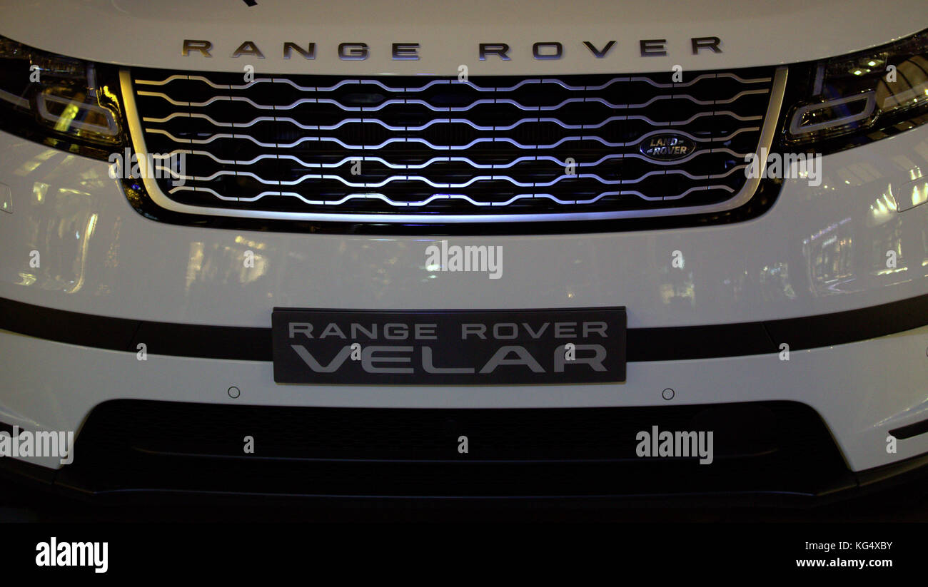 Range rover hi-res stock photography and images - Alamy