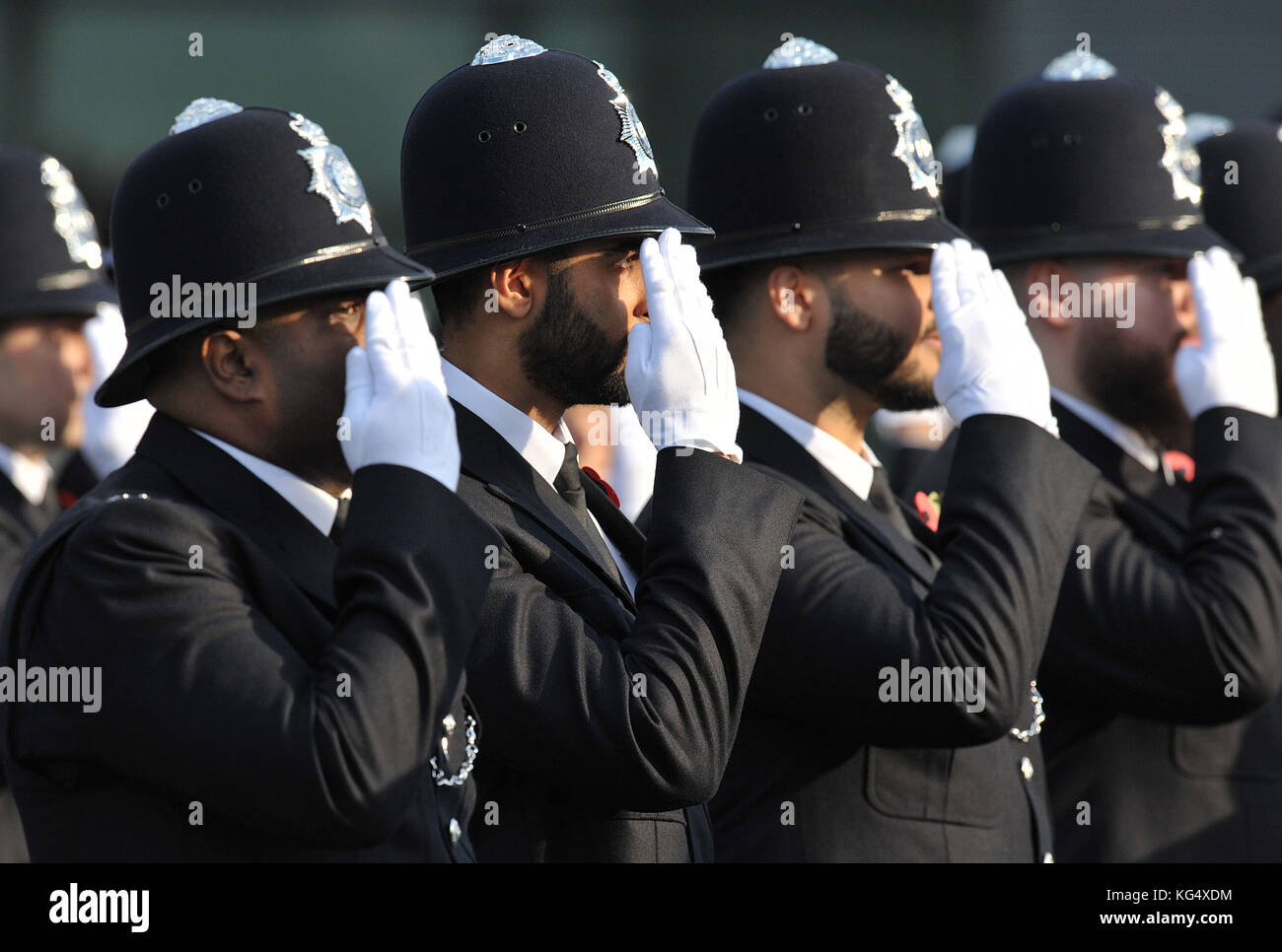 Saluting officers hi-res stock photography and images - Alamy