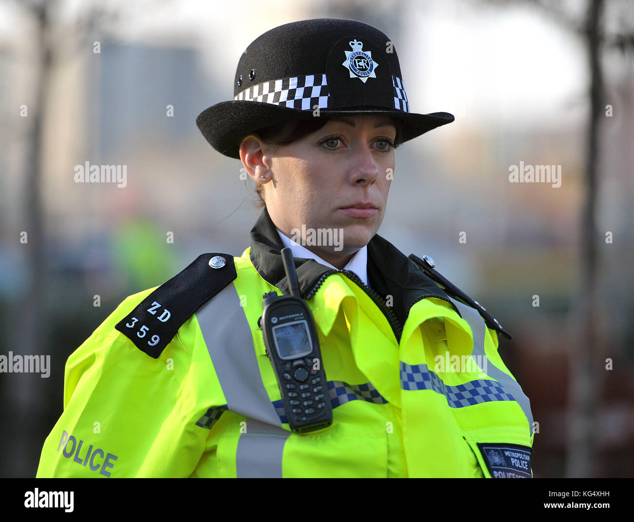 Stock photo of a female Metropolitan Police officer Stock Photo - Alamy
