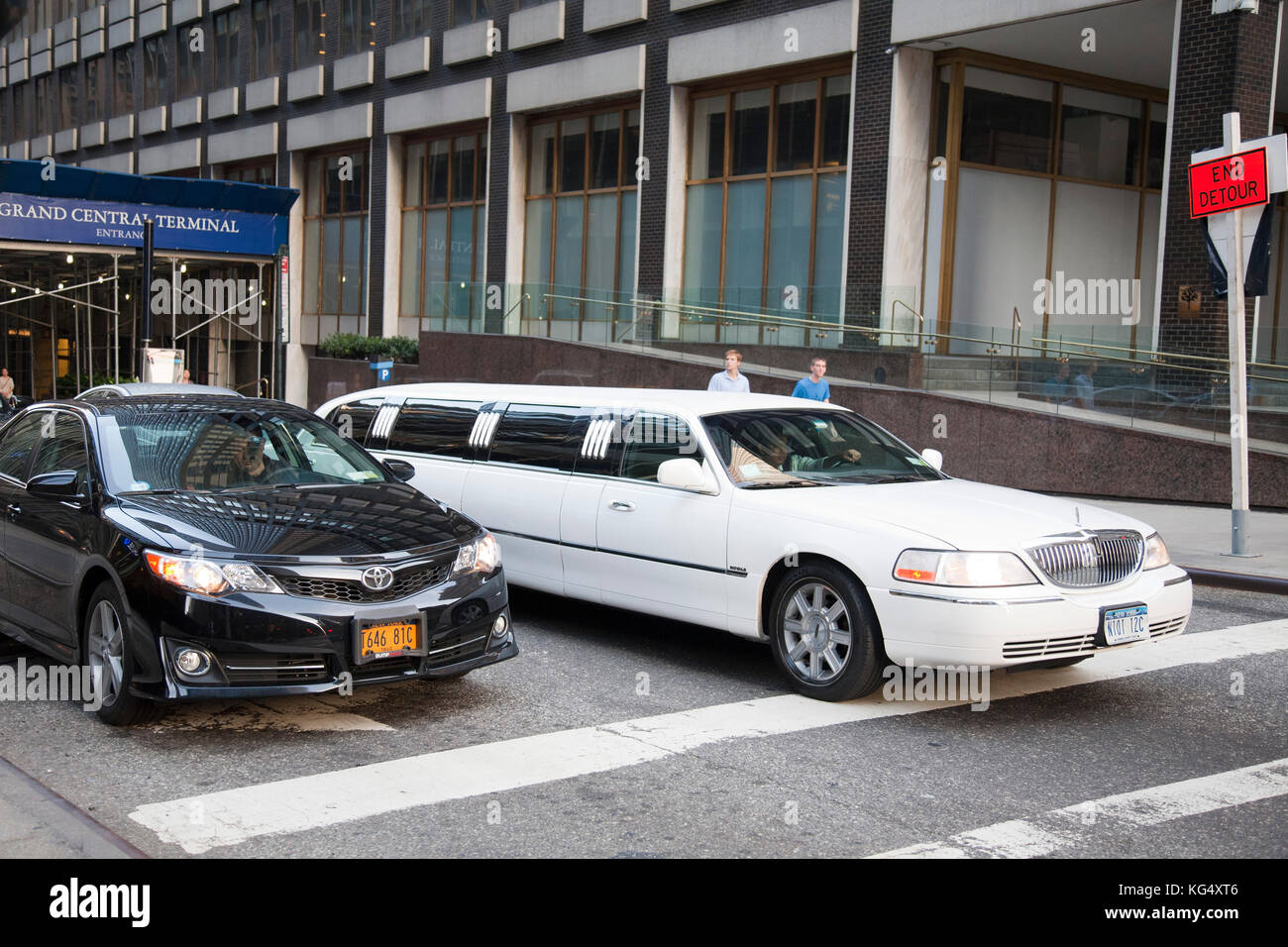 Limousine, midtown, manhattan, new york, usa, america Stock Photo - Alamy