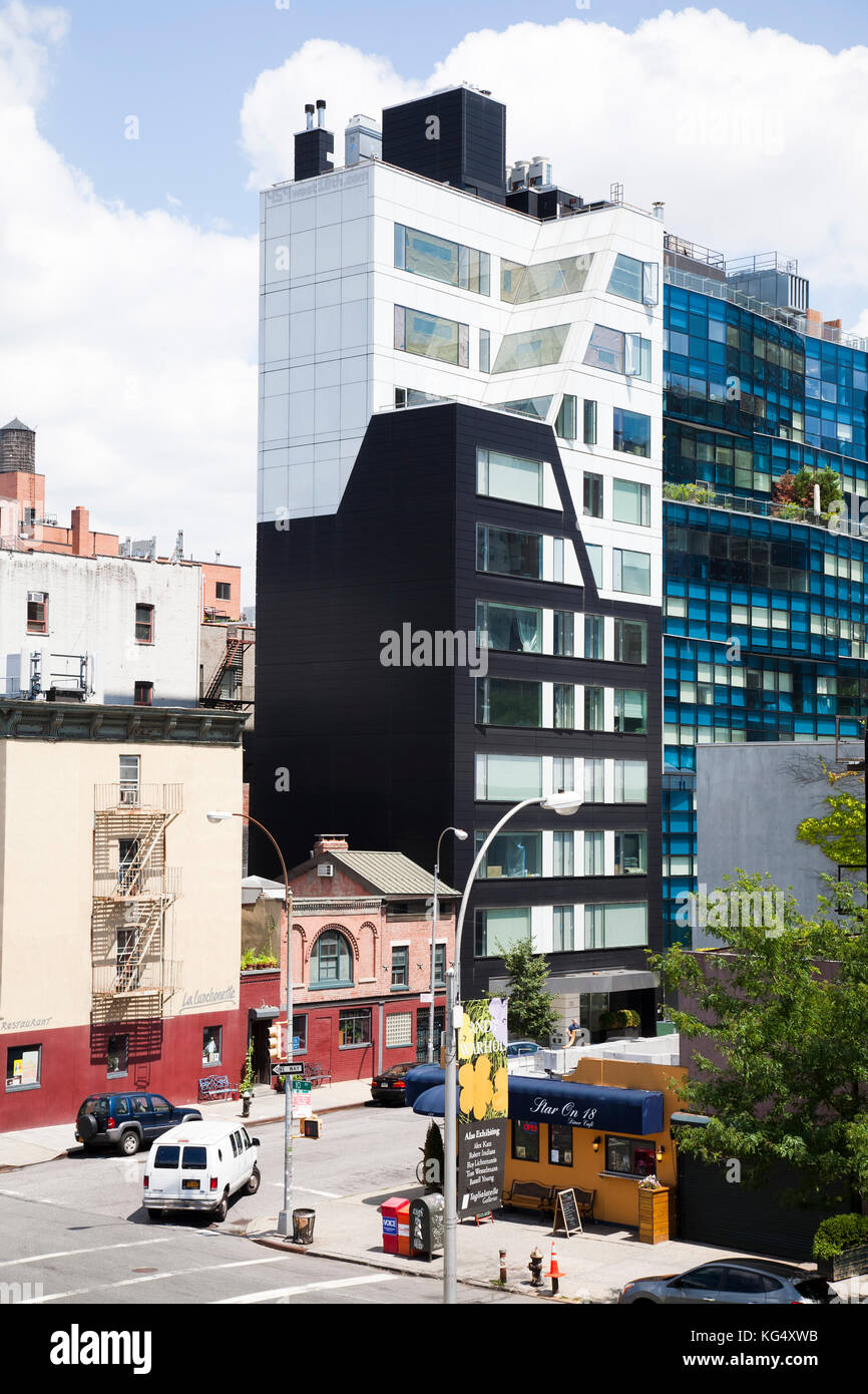 view fron the High Line, modern buildings, Chelsea, Manhattan, New York ...