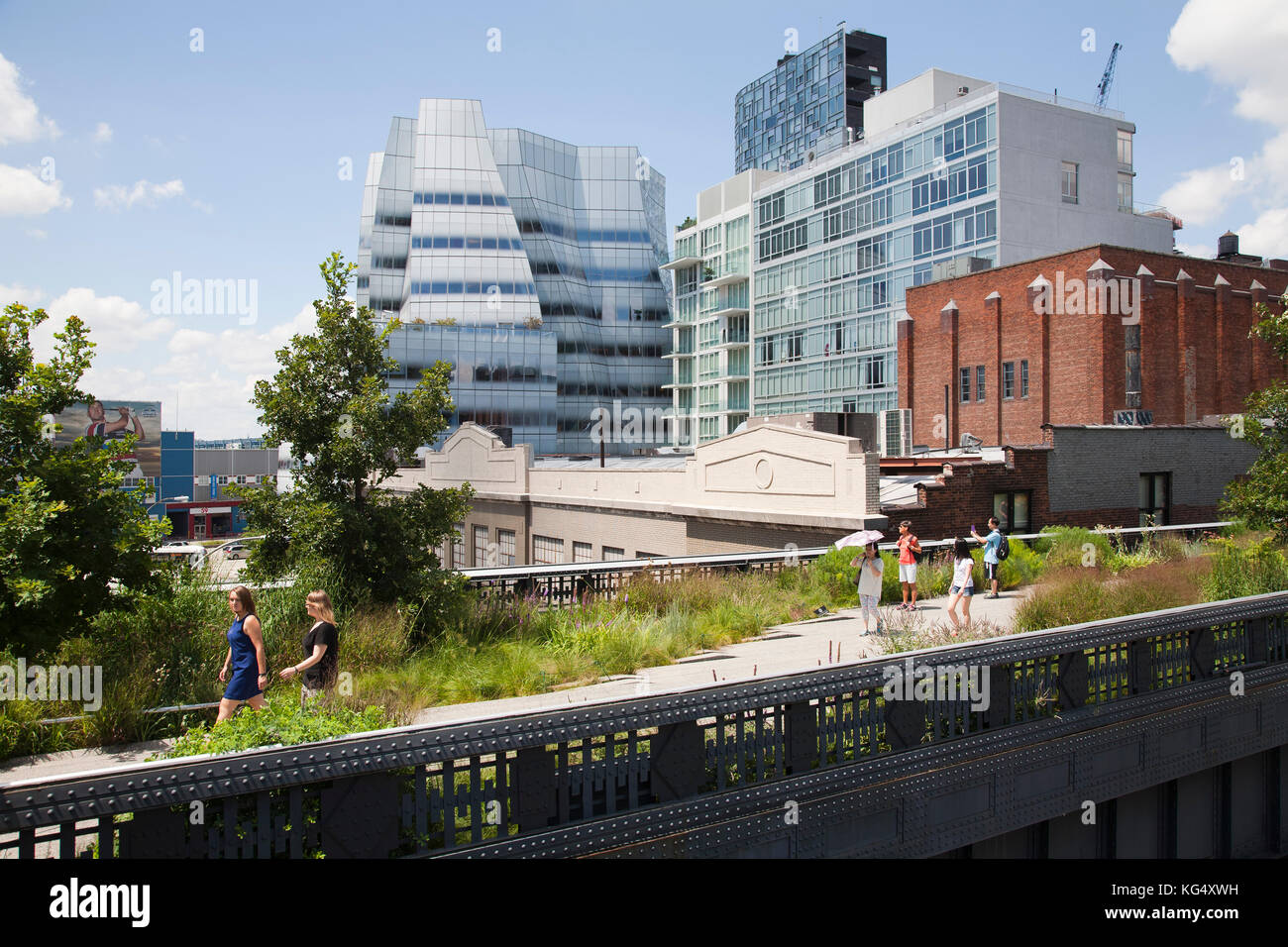 High line gardens hi-res stock photography and images - Alamy