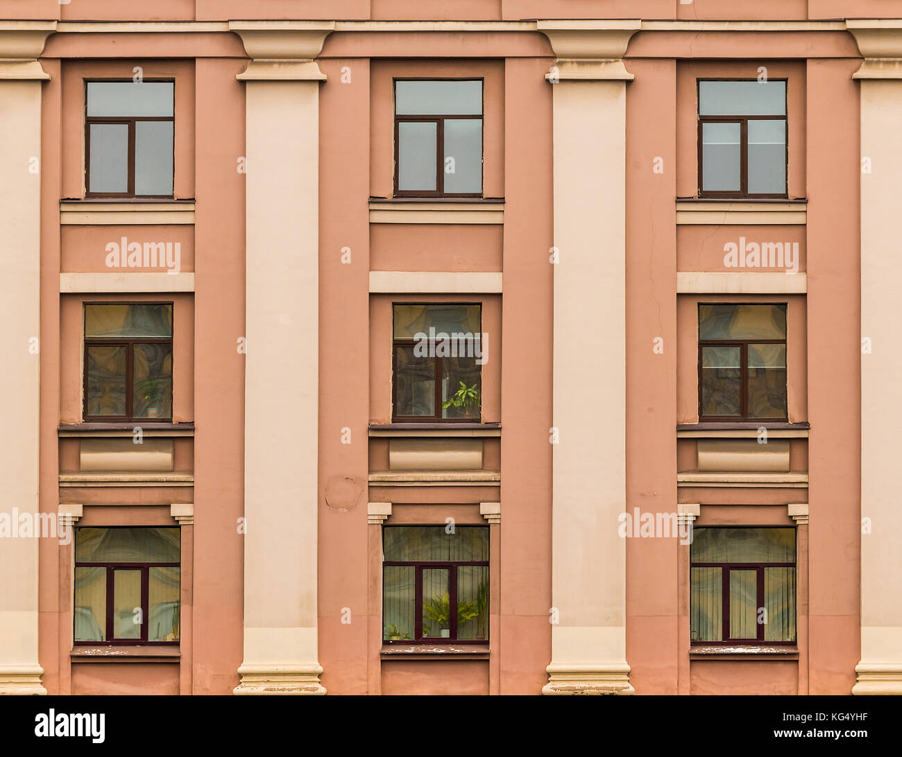 Simple pilaster architecture hi-res stock photography and images - Alamy