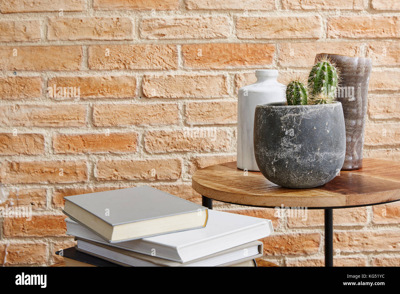 Side tables hi-res stock photography and images - Alamy