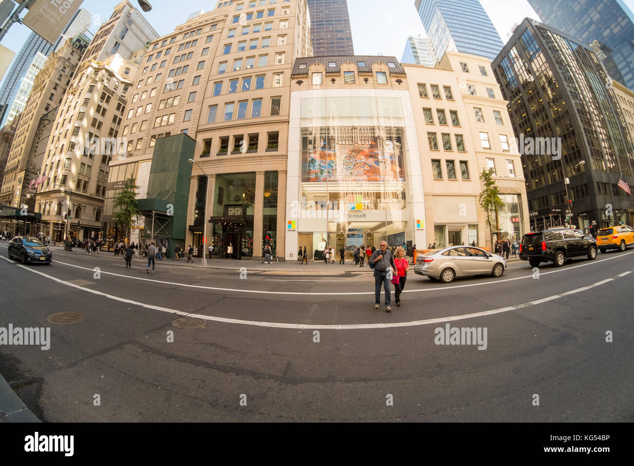 Microsoft flagship computer store, Fifth Avenue, Manhattan, New York ...