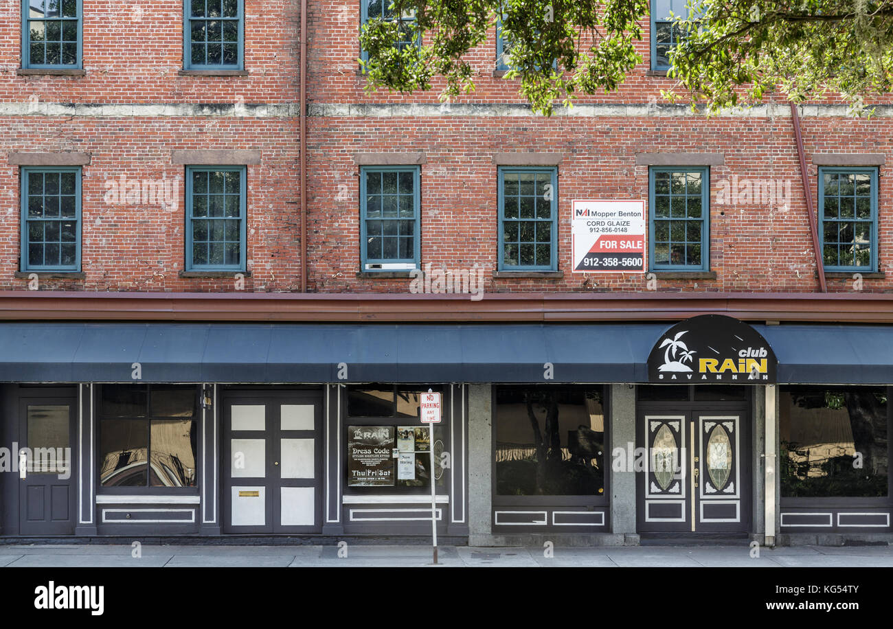 Club Rain in Savannah Stock Photo - Alamy