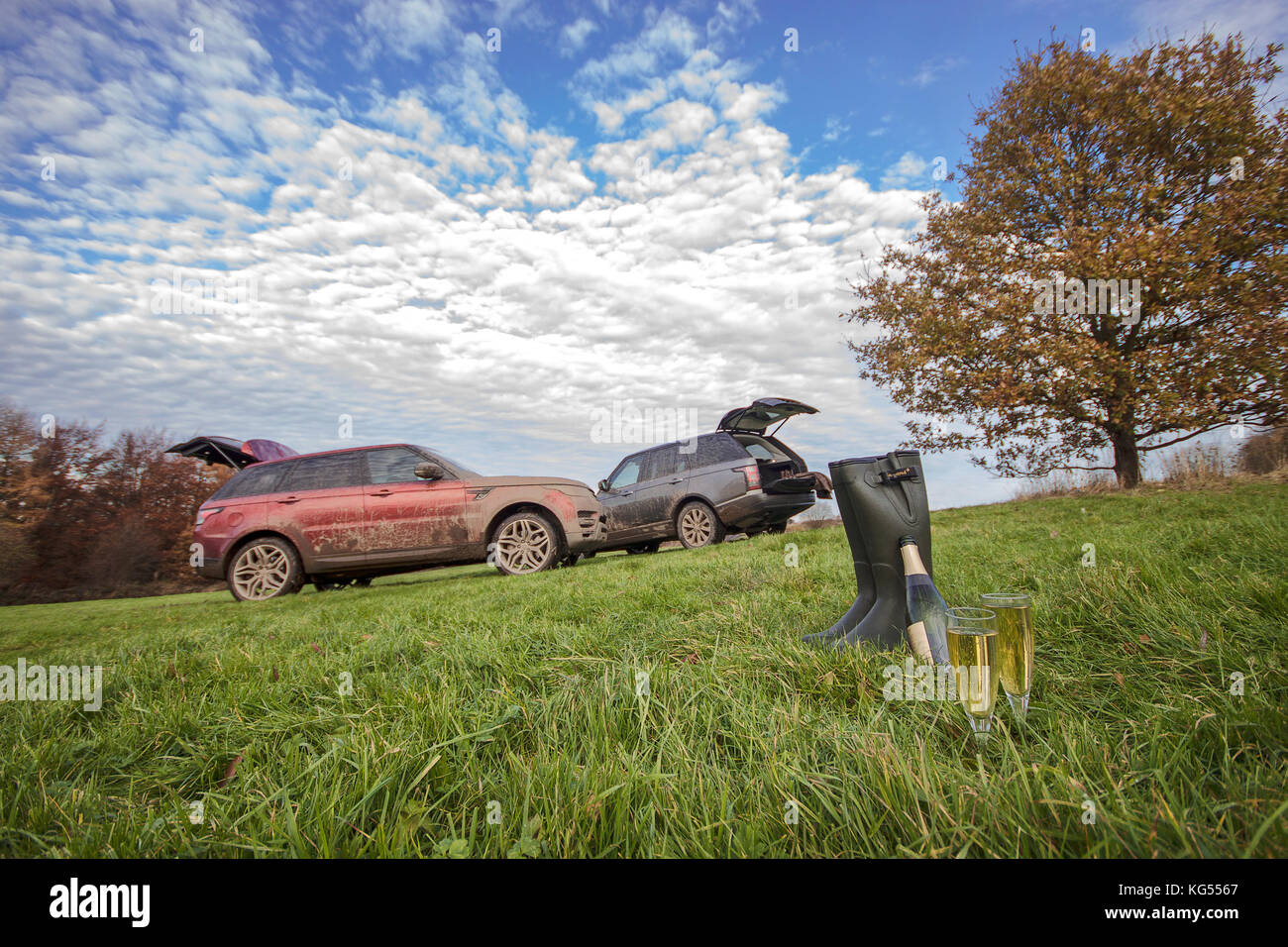 Range Rover Sport V8 Supercharged High Resolution Stock Photography and ...