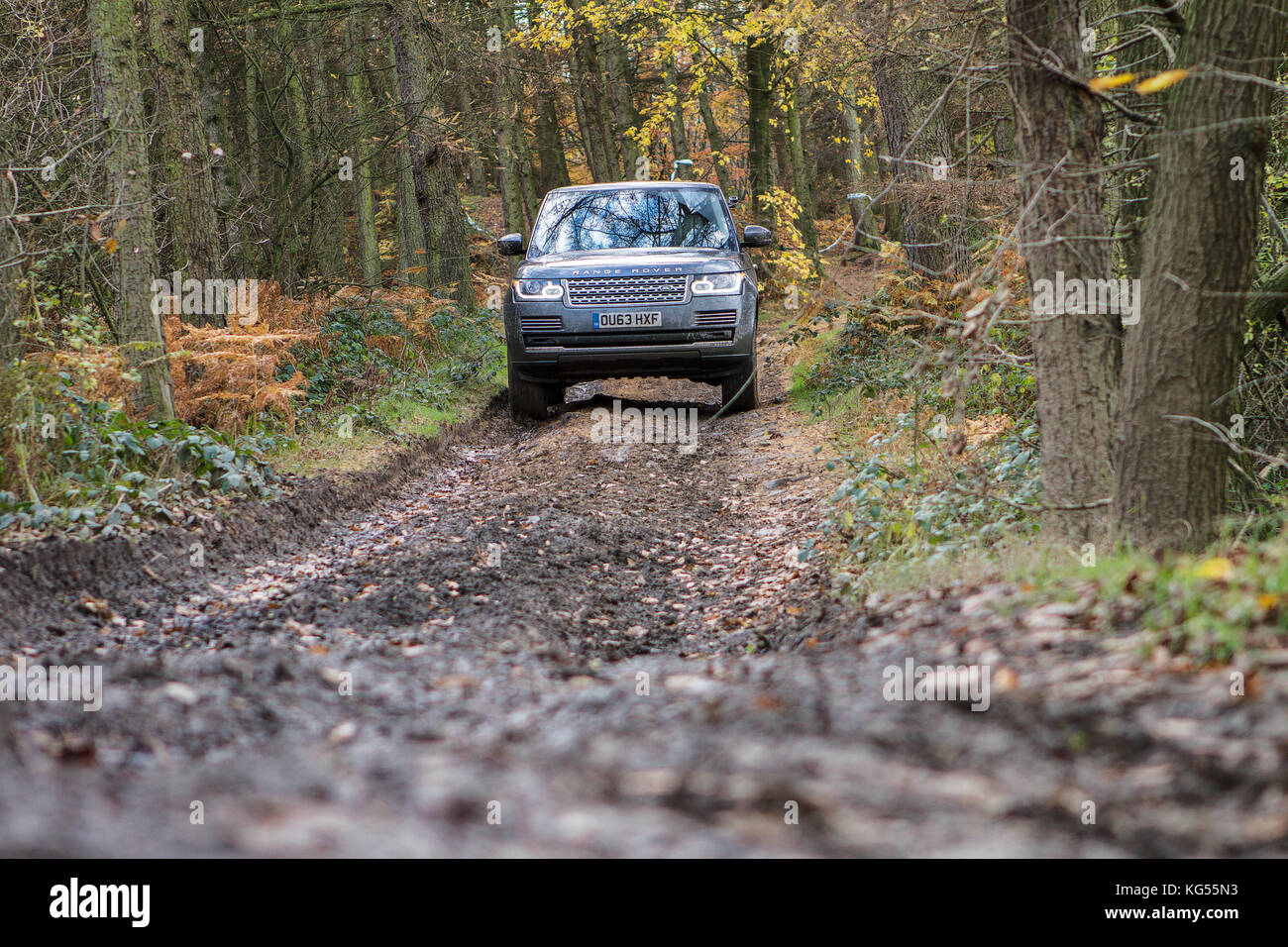 Full Size Range Rover Off Roading Stock Photo - Alamy