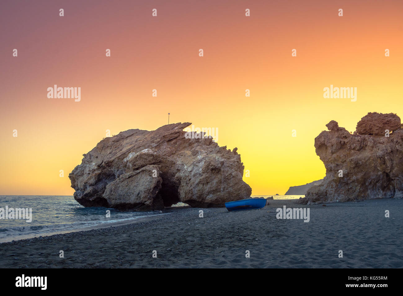 Tropical beach sunset hi-res stock photography and images - Alamy