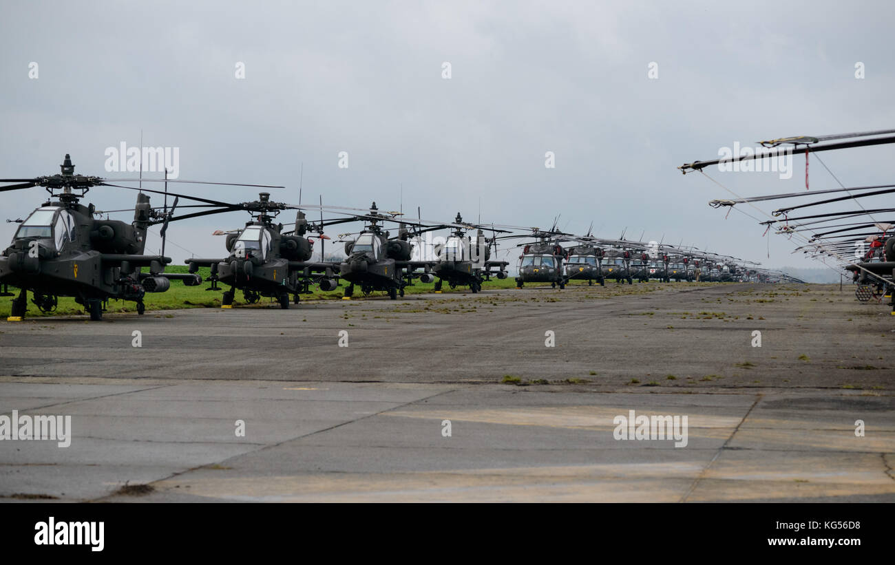 Rows of U.S. Army 1st Air Cavalry Brigade, 1st Cavalry Division ...