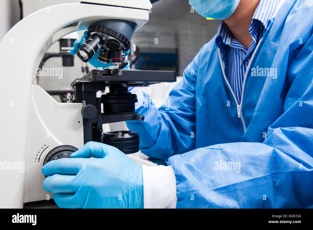 Close up of slide under microscope hi-res stock photography and images ...