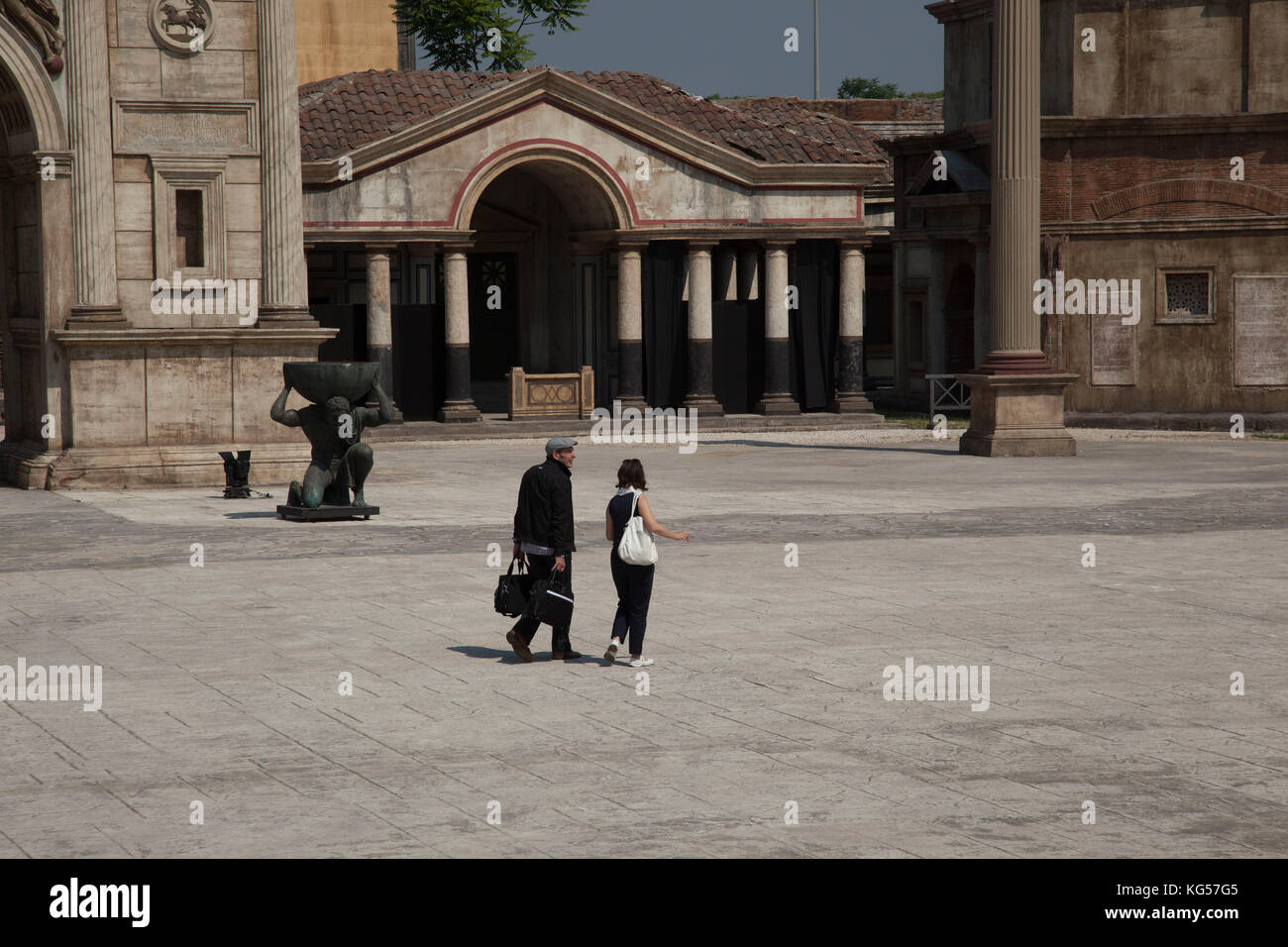 Film set facade hi-res stock photography and images - Alamy