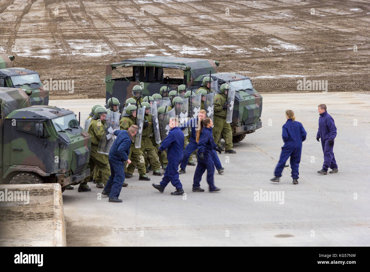 German bundeswehr military police officer hi-res stock photography and ...