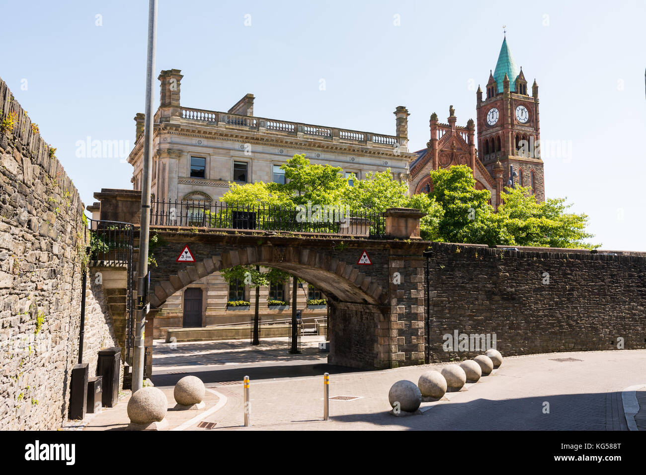 Derry castle hi-res stock photography and images - Alamy