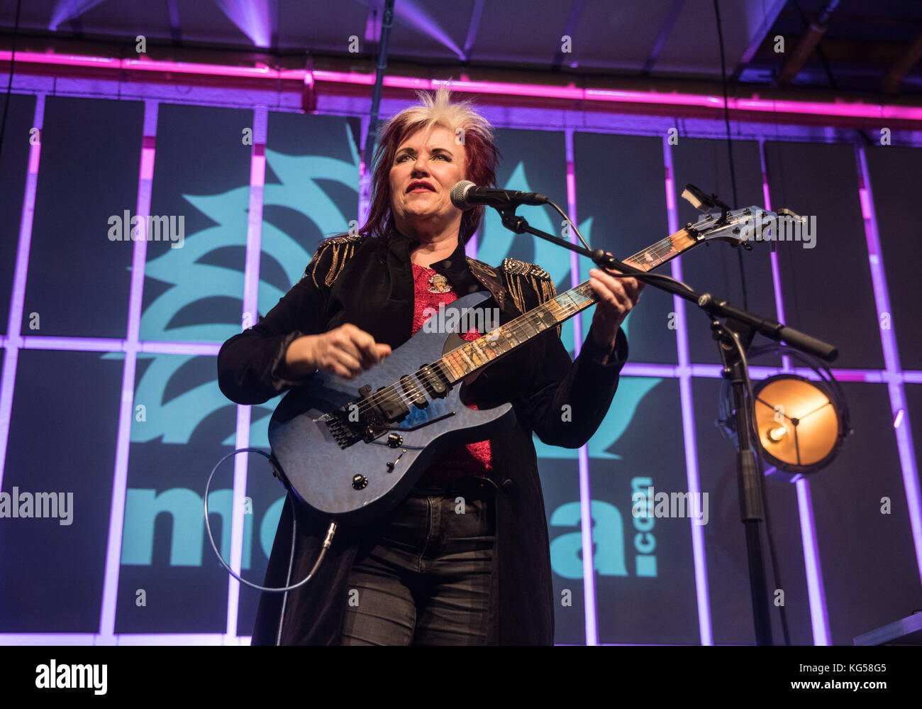 Jennifer batten hi-res stock photography and images - Alamy
