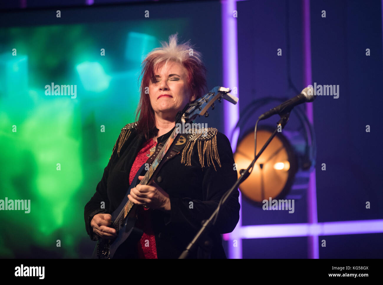 Jennifer batten hi-res stock photography and images - Alamy