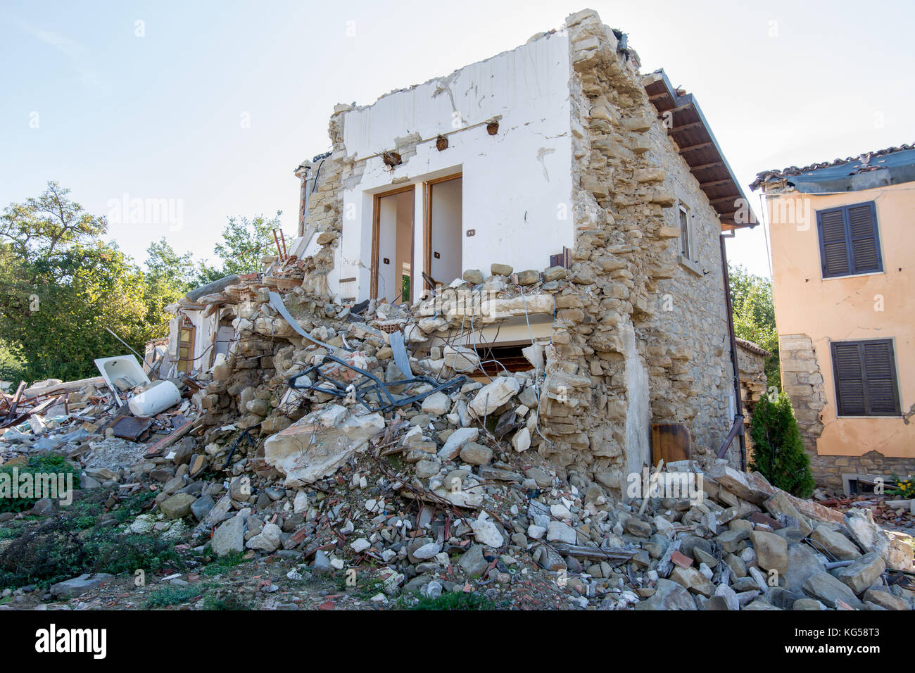 City destroyed by an earthquake Stock Photo - Alamy