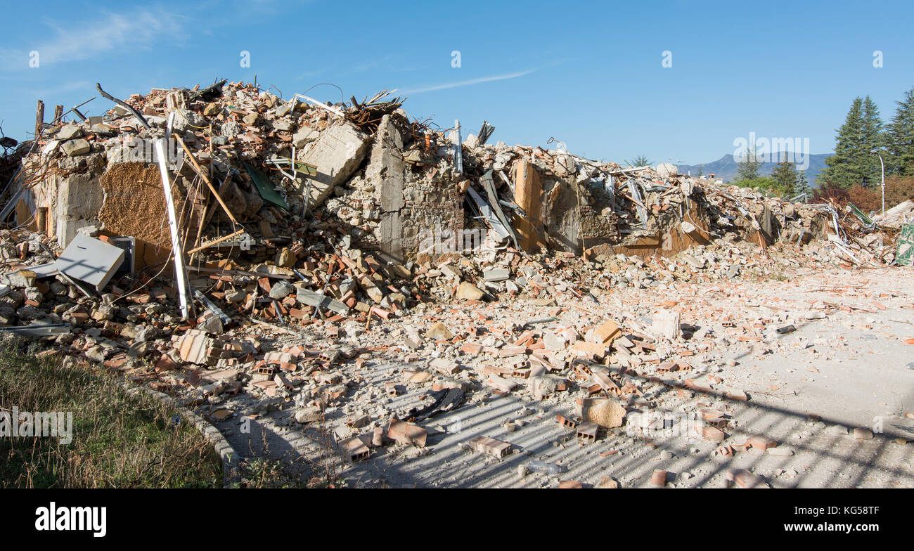City destroyed by an earthquake Stock Photo - Alamy