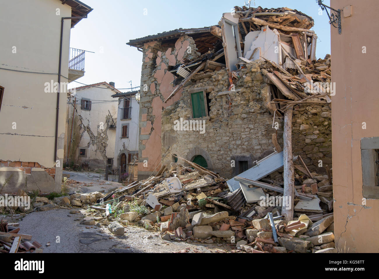 City destroyed by an earthquake Stock Photo - Alamy