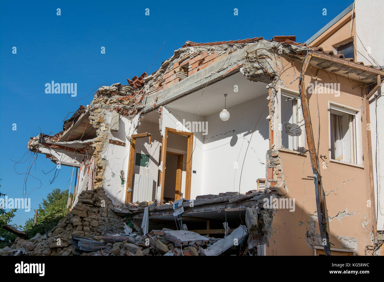 City destroyed by an earthquake Stock Photo - Alamy