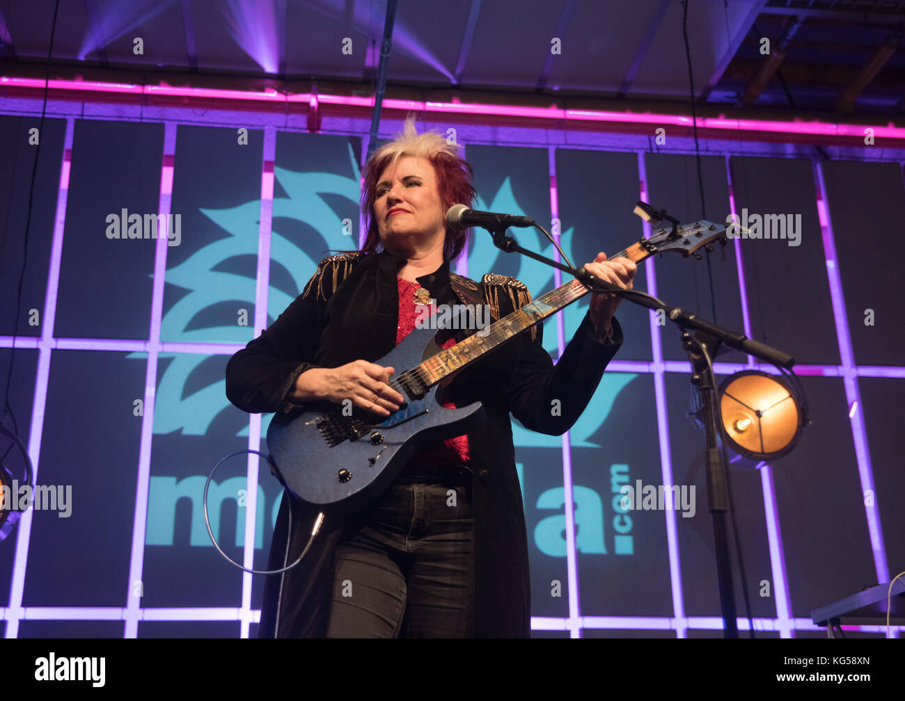 Jennifer batten hi-res stock photography and images - Alamy