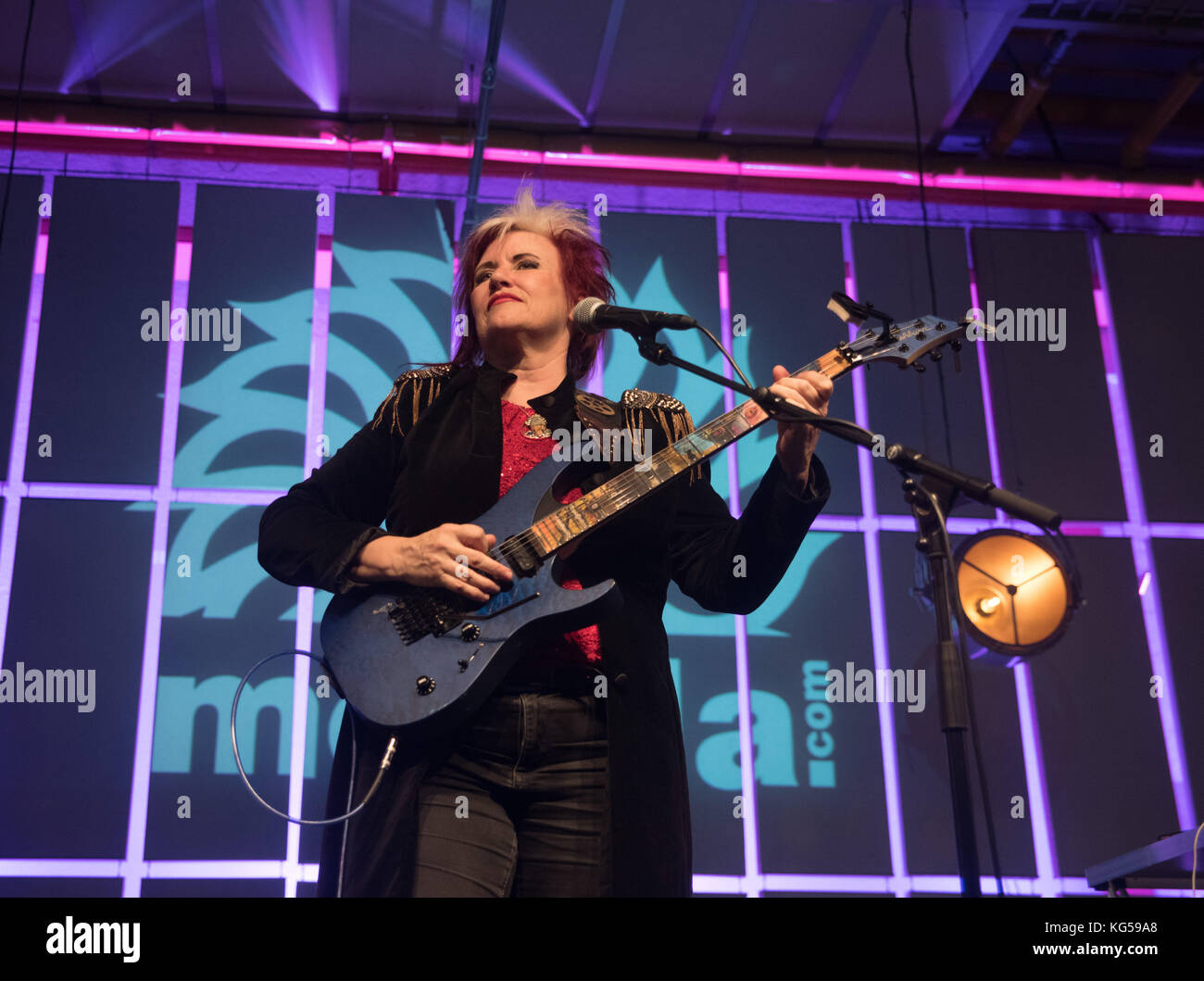 Jennifer batten hi-res stock photography and images - Alamy