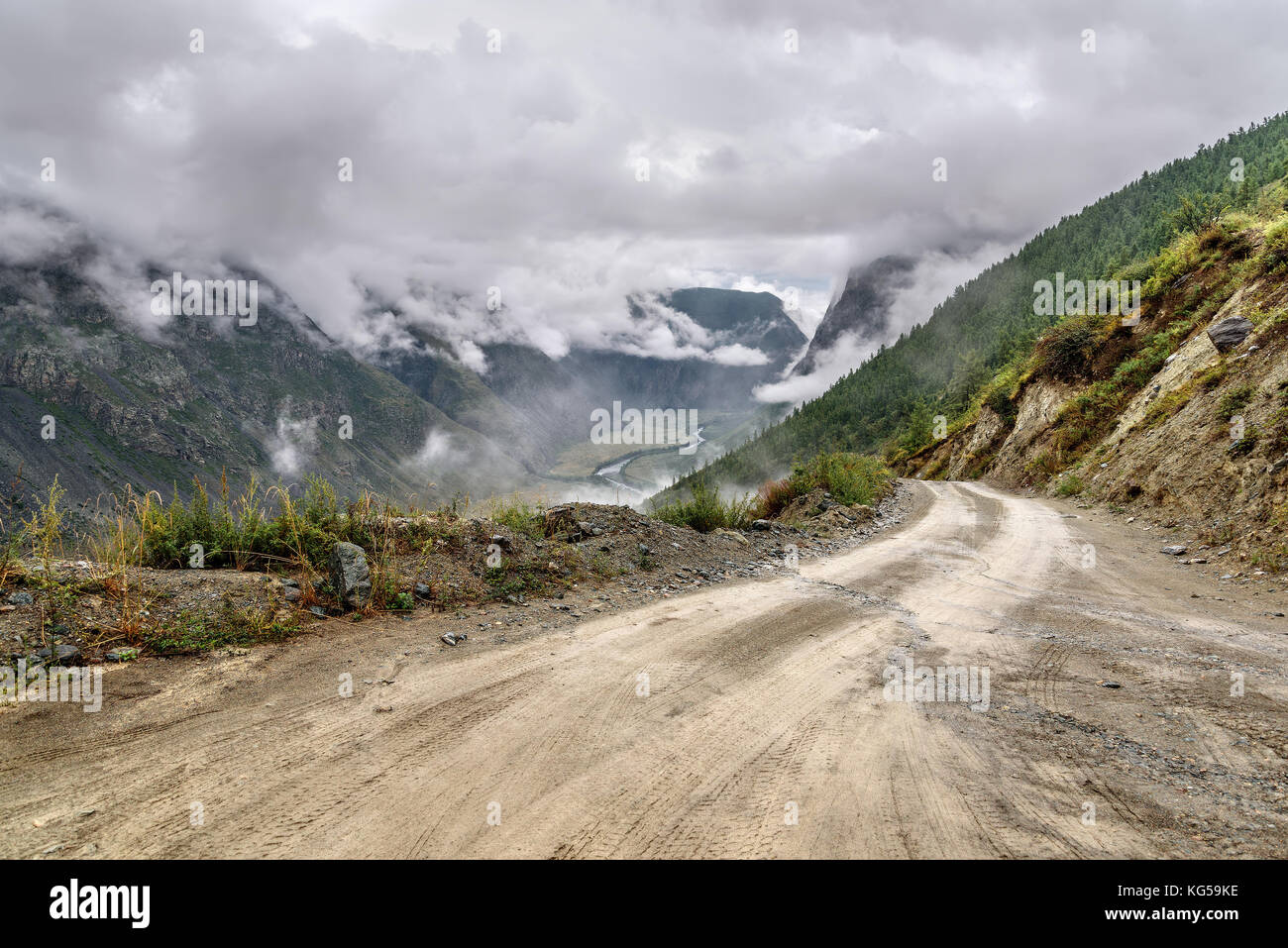 Cliff mountain cliff pass part hi-res stock photography and images - Alamy