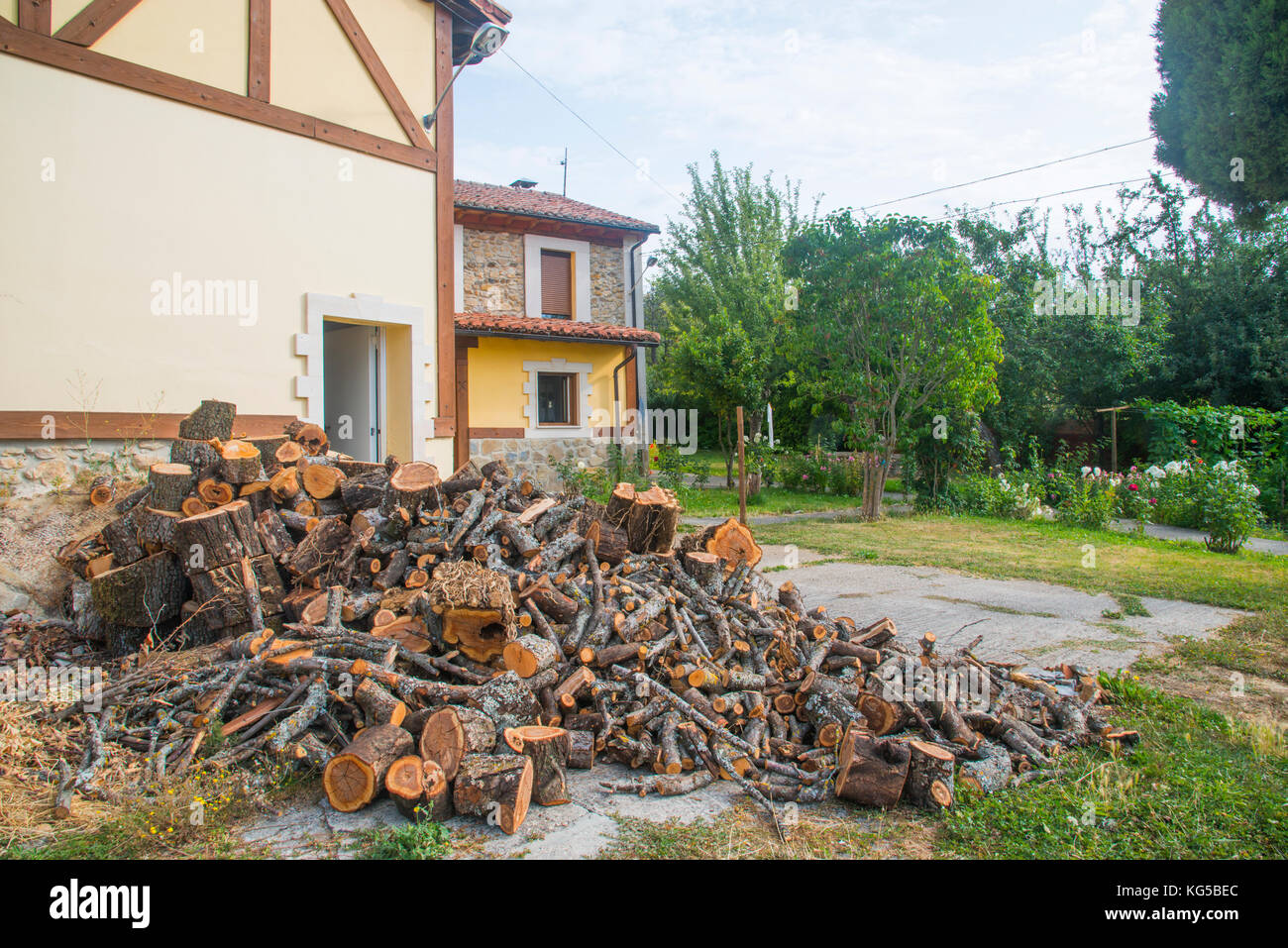 Madera almacenada hi-res stock photography and images - Alamy